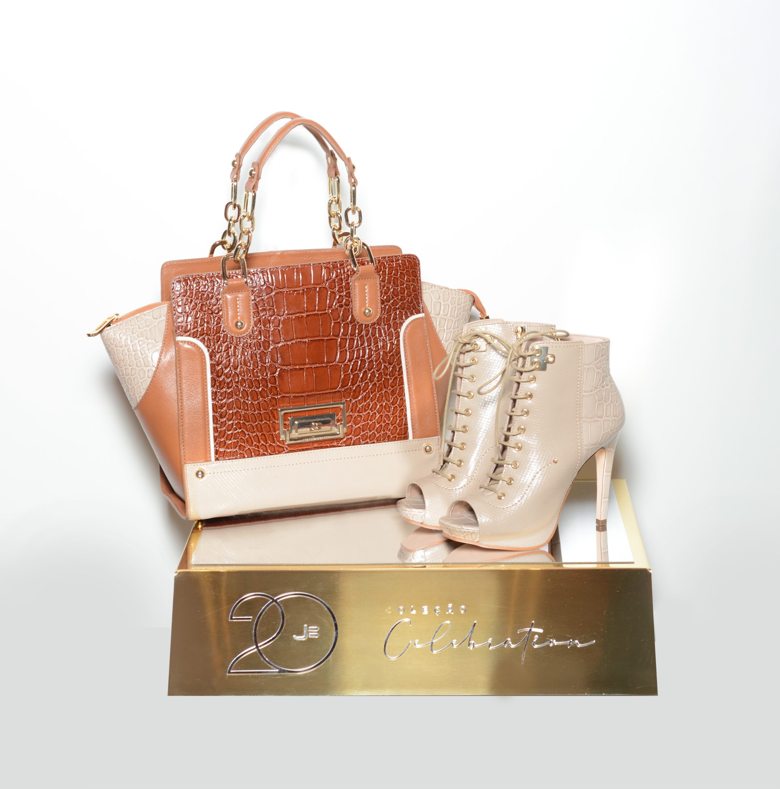 Grife JORGE BISCHOFF apresenta novidades para o Inverno 23 na Couromoda ...